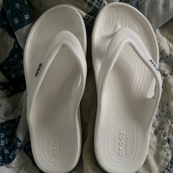 CROCS | Shoes | Like New Crocs Flip Flops | Poshmark